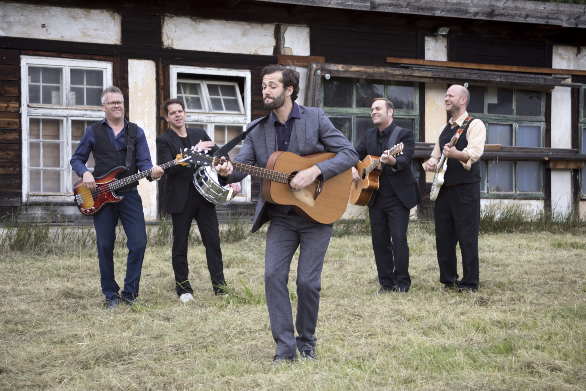 Stefan Leonhardsberger & die Pompfüneberer - MN Mangement